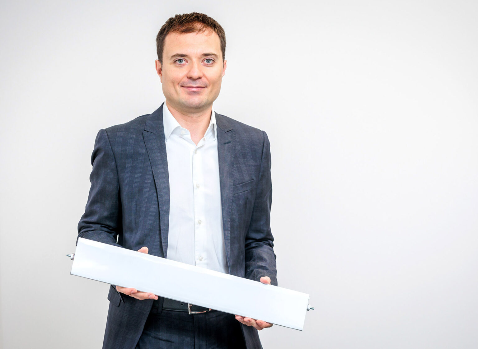 ElevenEs produces a prototype of the largest LFP battery cell in Europe ...